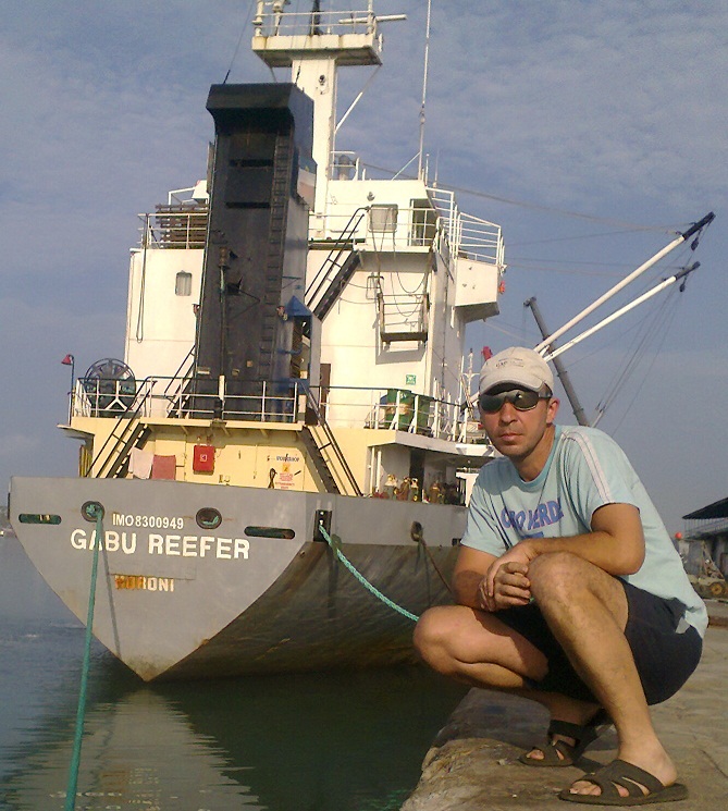 Gabu reefer (Владимир Тенигин) / Стихи.ру